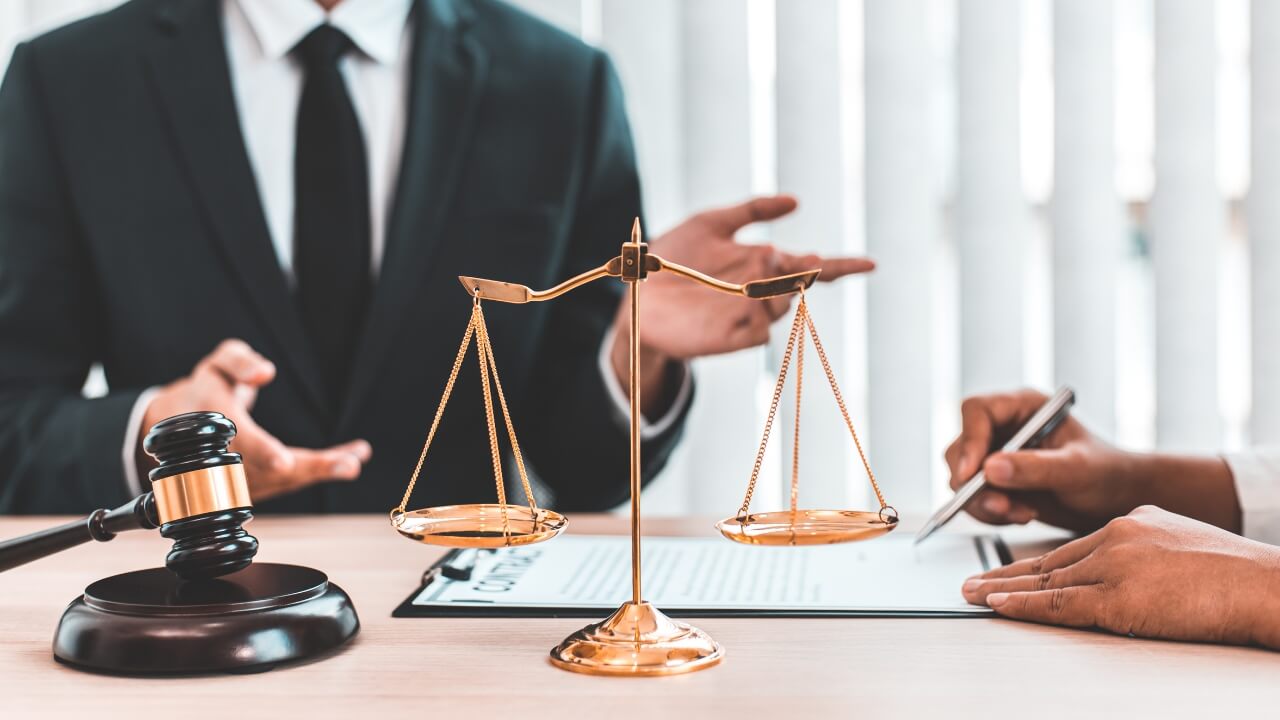 How to Become a Barrister in London | Degreeola.com